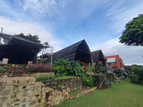 Villa Lumbung Salak - Indonesia