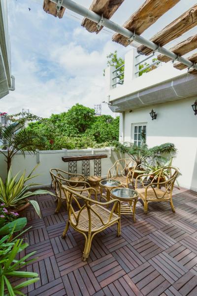 The Corner Courtyard - Kolkata
