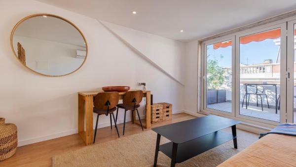 1bdr Apartment With Ac And Terrace By Lovelystay - Lisbon