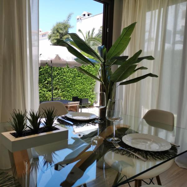 Modern House With Pool, Just 700m Away From Beach - Torrevieja