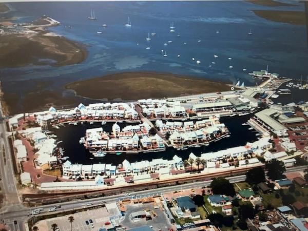 Gem Quays Waterfront One Bedroom - South Africa