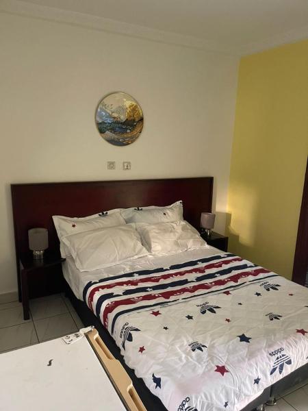 Claude House - Douala