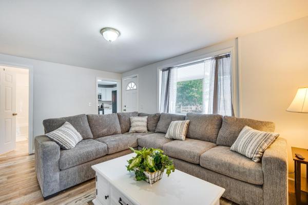 Charming Glens Falls Retreat Near Downtown! - Six Flags Great Escape, Queensbury