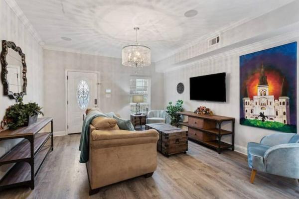 Chic 5 Bedroom Home Near French Quarter - Metairie, LA