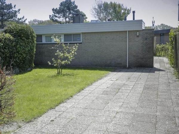 Bungalow With South-facing Garden - Nordholland