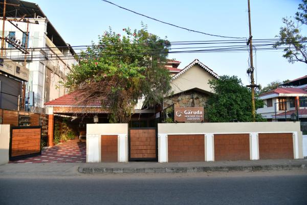 Garuda Luxury Bungalow - Thrissur