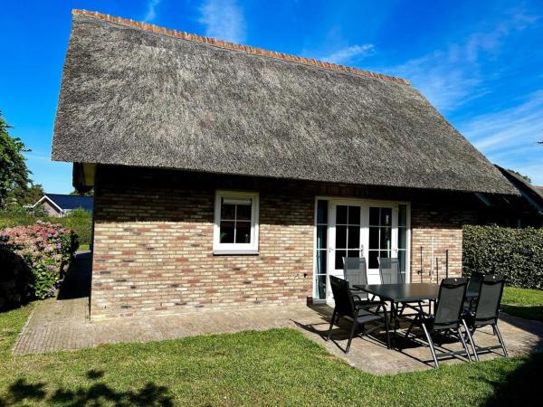 Charming Villa With Terrace Near Forest - Callantsoog