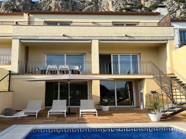 Townhouse With Waterfront Views Near Beach - L'Estartit