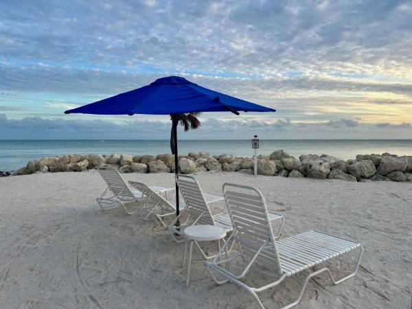 Leaward Isle Island Retreat - Key West, FL