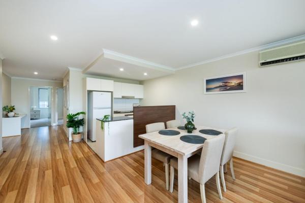 Avenue 16 - Canberra