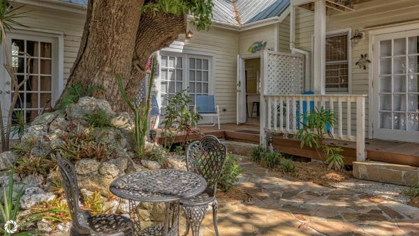 Hidden Oasis Colony - Key West