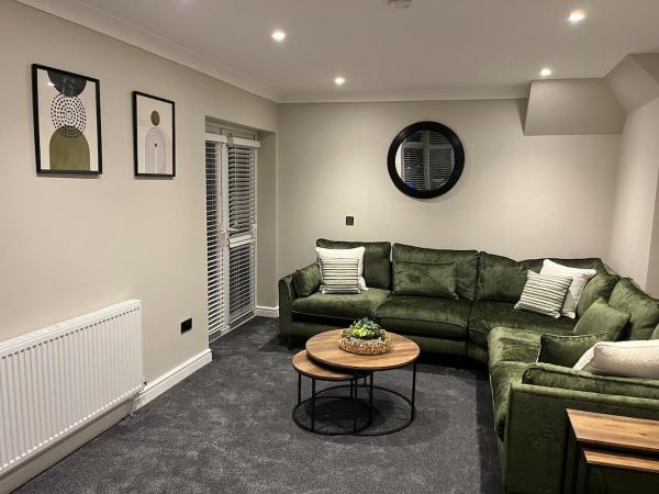 6 Bedroom Luxury Home - Worcestershire