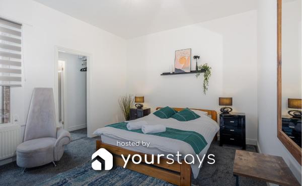 Coronation House By Yourstays - 3 Bedroom House In Newcastle-under-lyme - Stoke-on-Trent