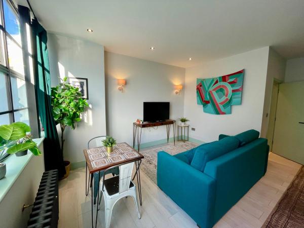 Cute 1-bedroom Ground Apartment In Stoke Newington - King's Cross station - London
