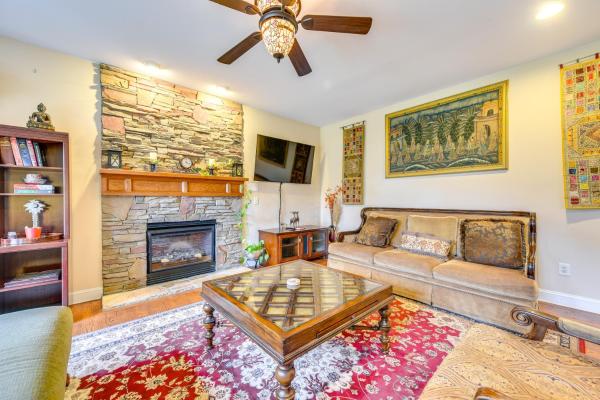 3 Mi To Carowinds Retreat With On-site Fishing - Lake Wylie, SC