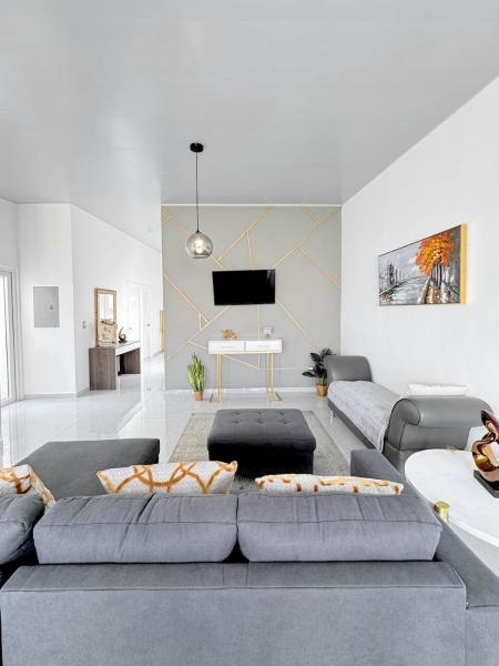 Modern Retreat - El Salvador