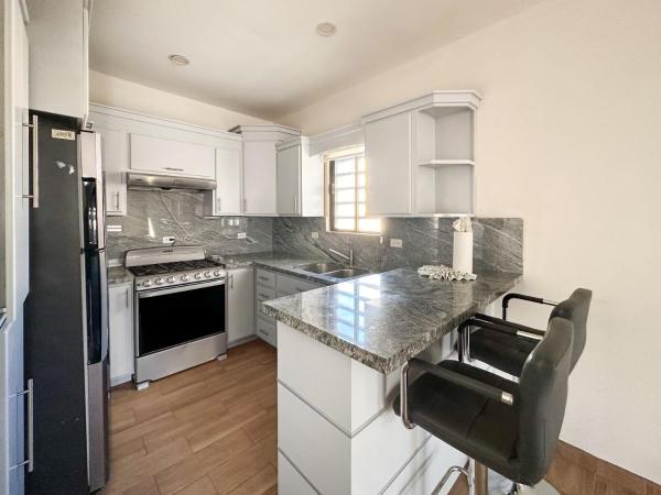 Sleek Downtown Escape With Private Parking - Puerto Peñasco