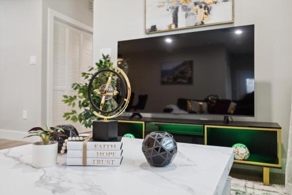 Charming Houston Getaway 3br 2ba - Houston, TX