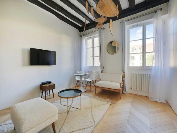 Modern Getaway For Two - Marais Place Vosges - Suresnes