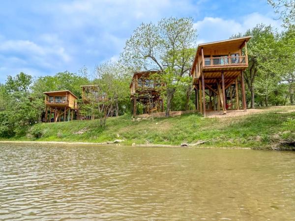 Waterfront Sky Cabin 1 - New Braunfels, TX