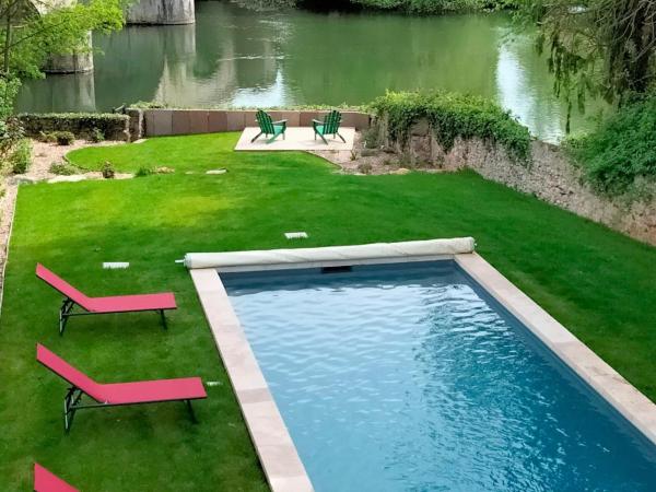Maison Familiale Près Du Zoo De La Flèche Avec Piscine Chauffée, Jardin Et Cheminée - Fr-1-410-377 - Durtal