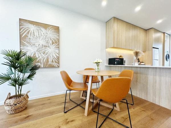 Garden Gem 2 Bdr & 1 Study Townhouse Near City Center - North Shore