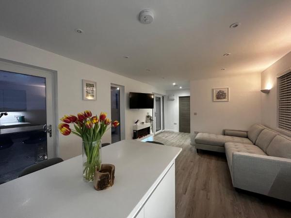 Lowern, Luxury Lodge With Hot Tub And Games Room - Bangor