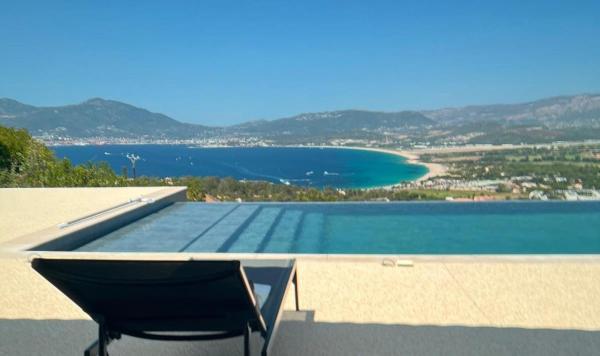 Villa De Luxe Avec Piscine à Débordement Chauffée à Porticcio - Ajaccio