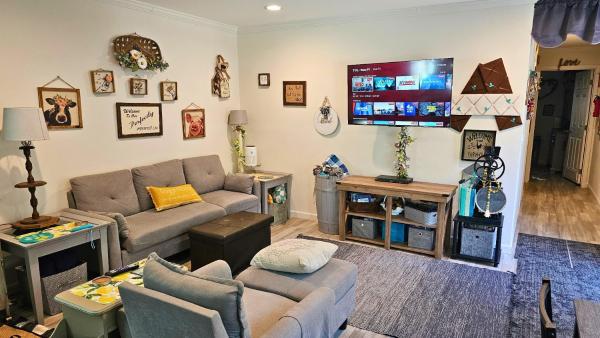 Farmhouse Chic, Staycation Retreat - North, SC
