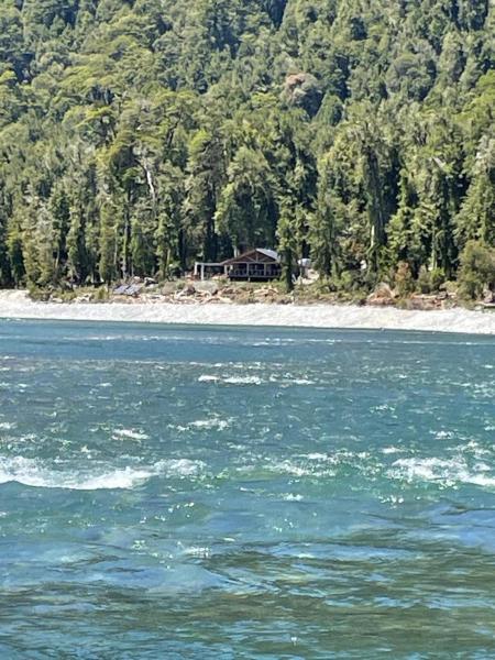 Casa Con Vista Panorámica A Rio - Aysén
