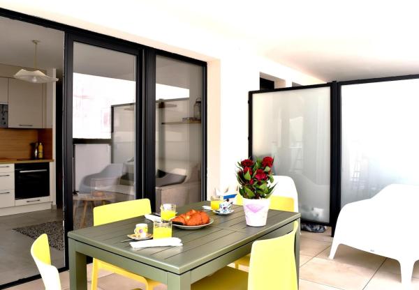 Centre Ville Apt Avec Terrasse Parking & Ascenseur - Sète