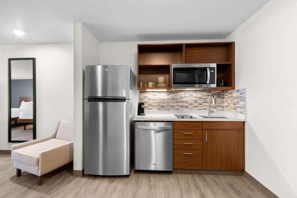 Everhome Suites Glendale Sports Entertainment District By Choice Hotels - Avondale, AZ