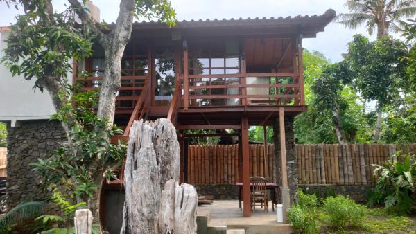 Vanaya Wooden Lodges In Lush Garden - Bali