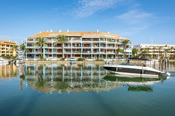 Seaside Sotogrande Retreat With Pool - Sotogrande