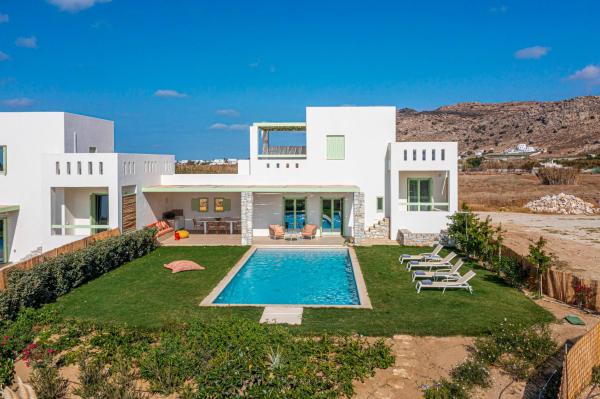 Plioni Villas With Private Pool & Suites With Hot Tub - Naxos