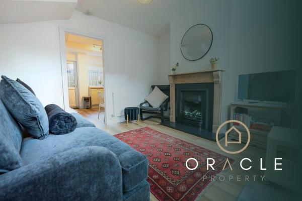 Cosy 2-bedroom Townhouse - Free Parking - Stratford-upon-Avon
