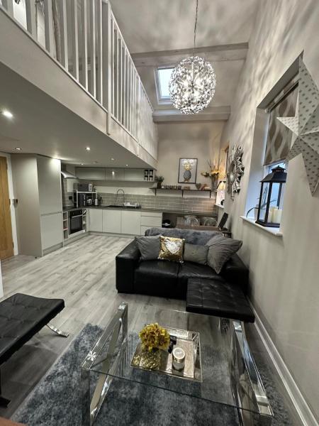 Luxury Two Bedroom Loft - Ormskirk