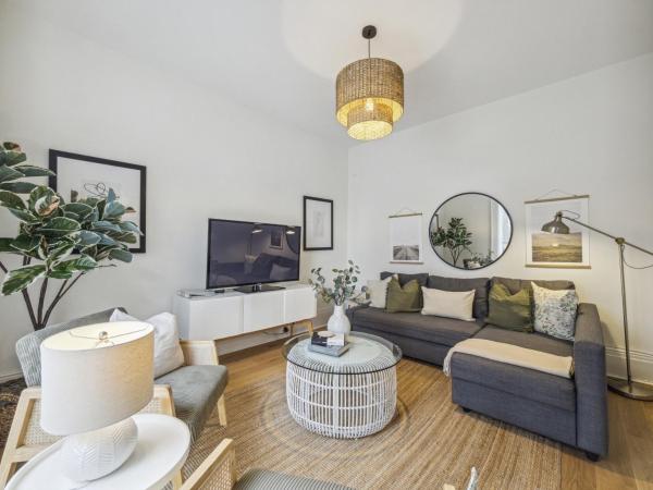 Historic Modern Home In Distillery District - Toronto
