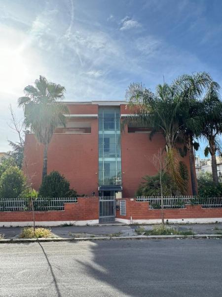 Appartamento Centro Città Con Posto Auto E Palestra - Latina