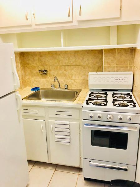 Stylish Montreal Apartment Comfortable Stay In The Golden Square Mile - Montréal, QC