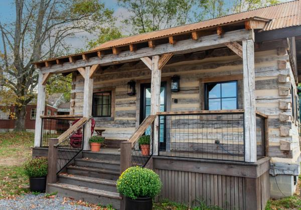 Barnwood Village - White Sulphur Springs, WV