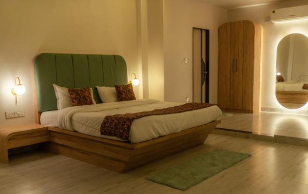 The Lavish Stay - Varanasi