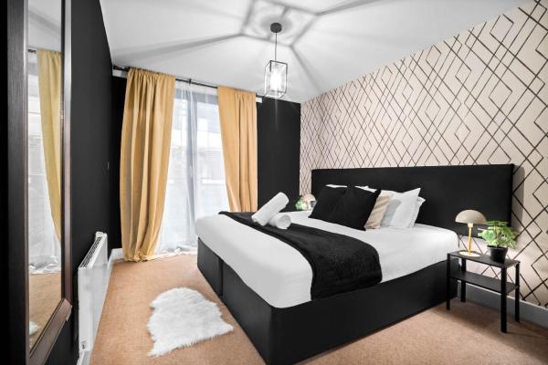 Central Apartment - Chinatown - Private Balcony - Secure Parking - Netflix - Wifi - 14a - Birmingham