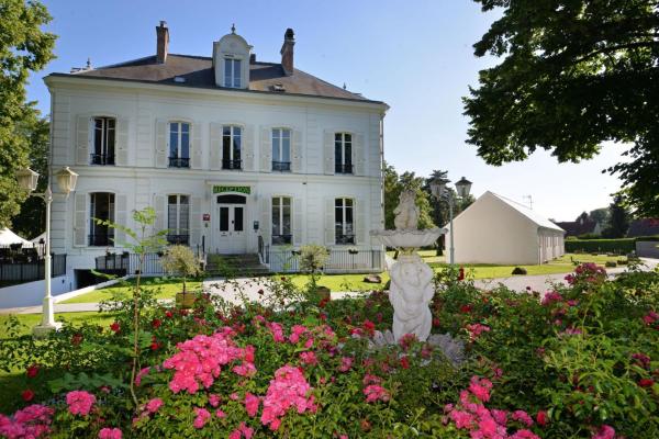 Logis - Hostellerie Le Chatel Nangis - Seine-et-Marne