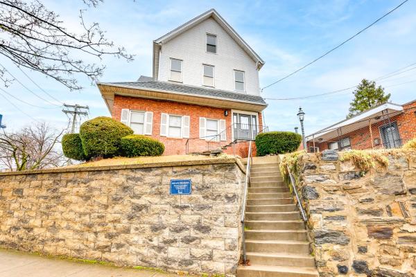 Centrally Located And Pet Friendly Yonkers Studio! - Westchester County, NY