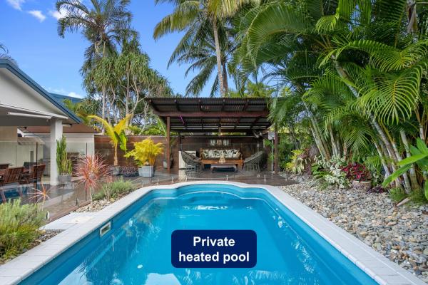Coconut Blue - Private Heated Pool, Walk To Beach, Restaurants & Shops, Tropical Courtyard Shower - Cairns