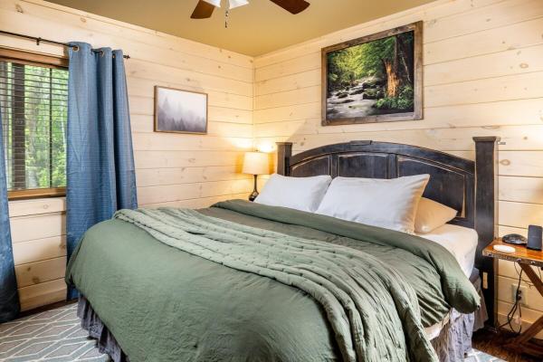 Fully Stocked Home Away From Home! - Gatlinburg, TN