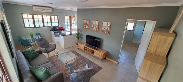 Chic Flat With Stunning Views - Pinetown
