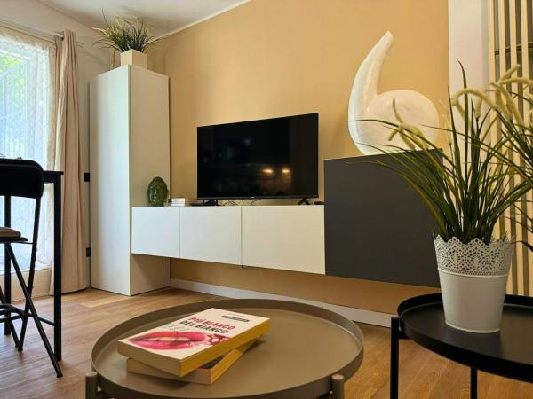 Relax - Casa A 2 Passi Dal Centro Con Free Parking E Wifi - Reggio Emilia