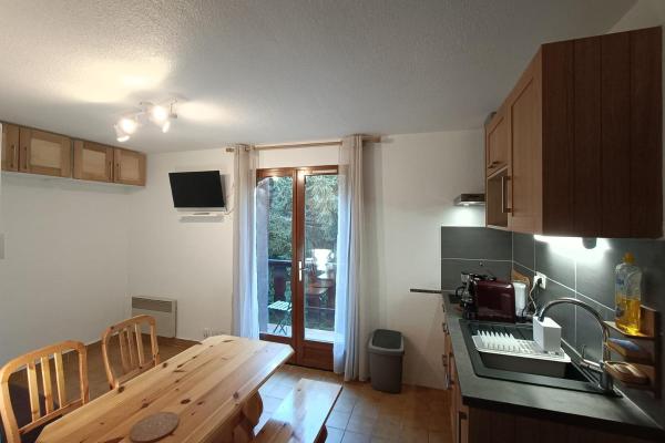 Cozy Apartment In Albiez-montrond Near The Slopes - Saint-Jean-de-Maurienne